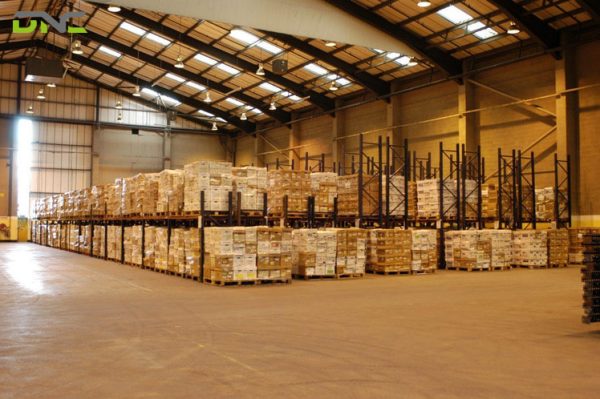 Why do import-export businesses in Malaysia choose bonded warehouse?
